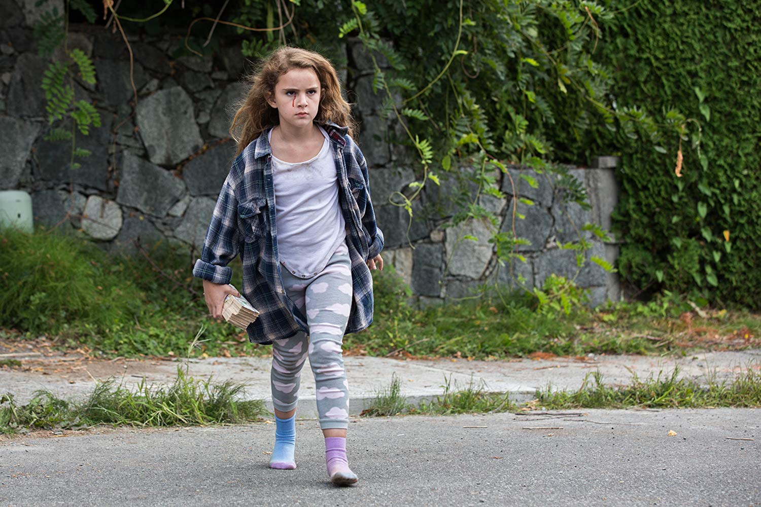 Check out the new trailer for "Freaks", coming out in August - Ganiveta